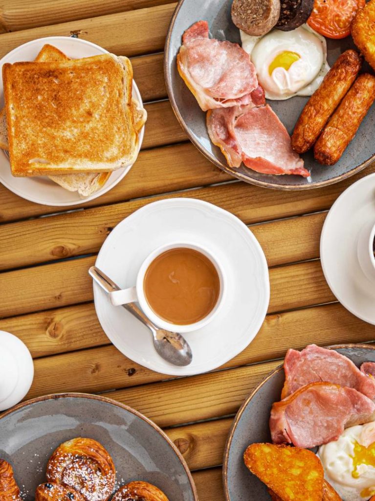 Junction One | Outdoor Dining in Tipperary | Ballykisteen Hotel