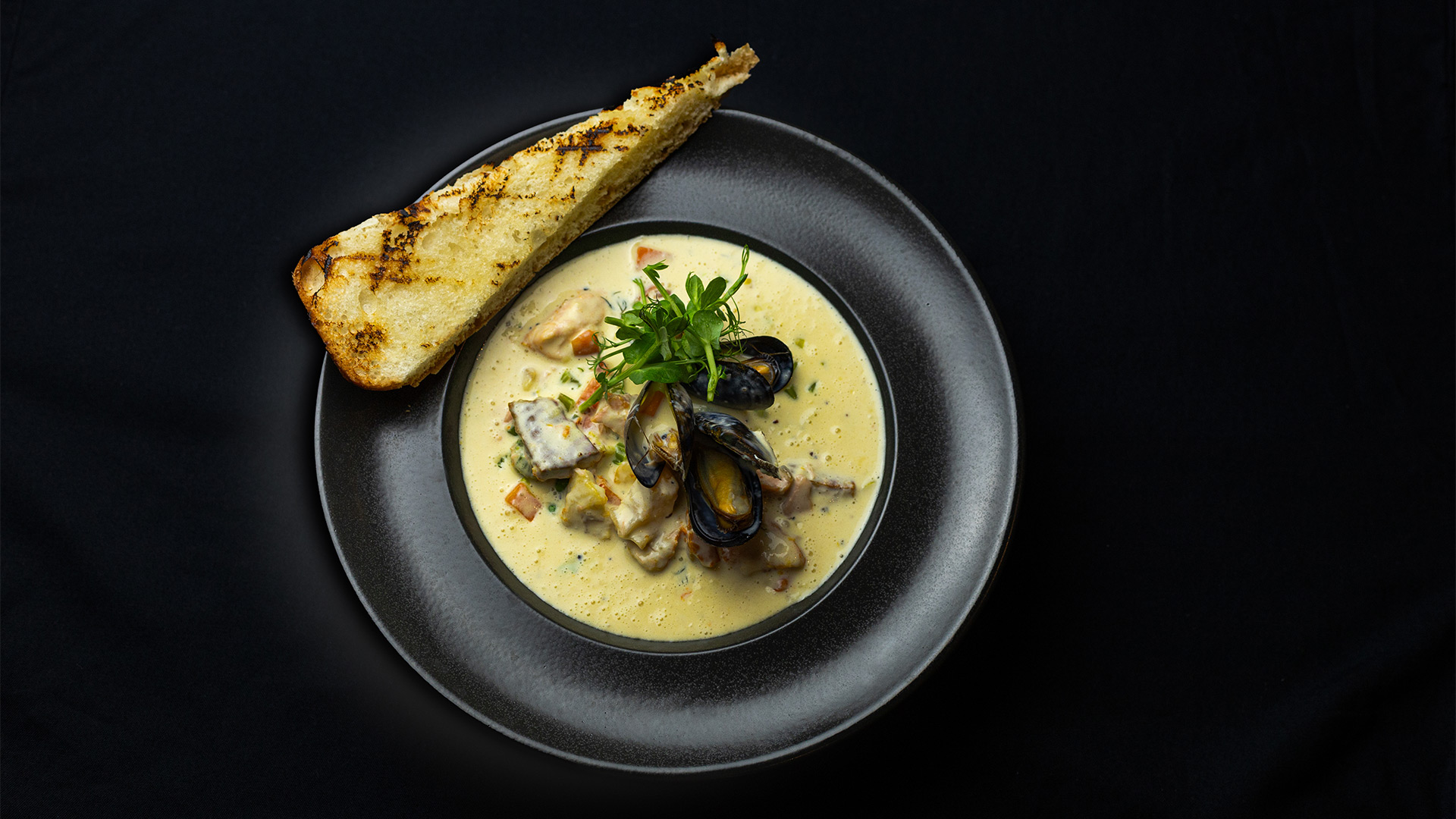 Junction One Bar | Pubs in Tipperary | Ballykisteen Golf Hotel