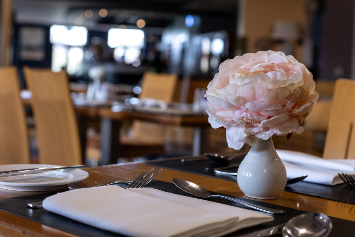 Junction One Bar | Pubs in Tipperary | Ballykisteen Golf Hotel