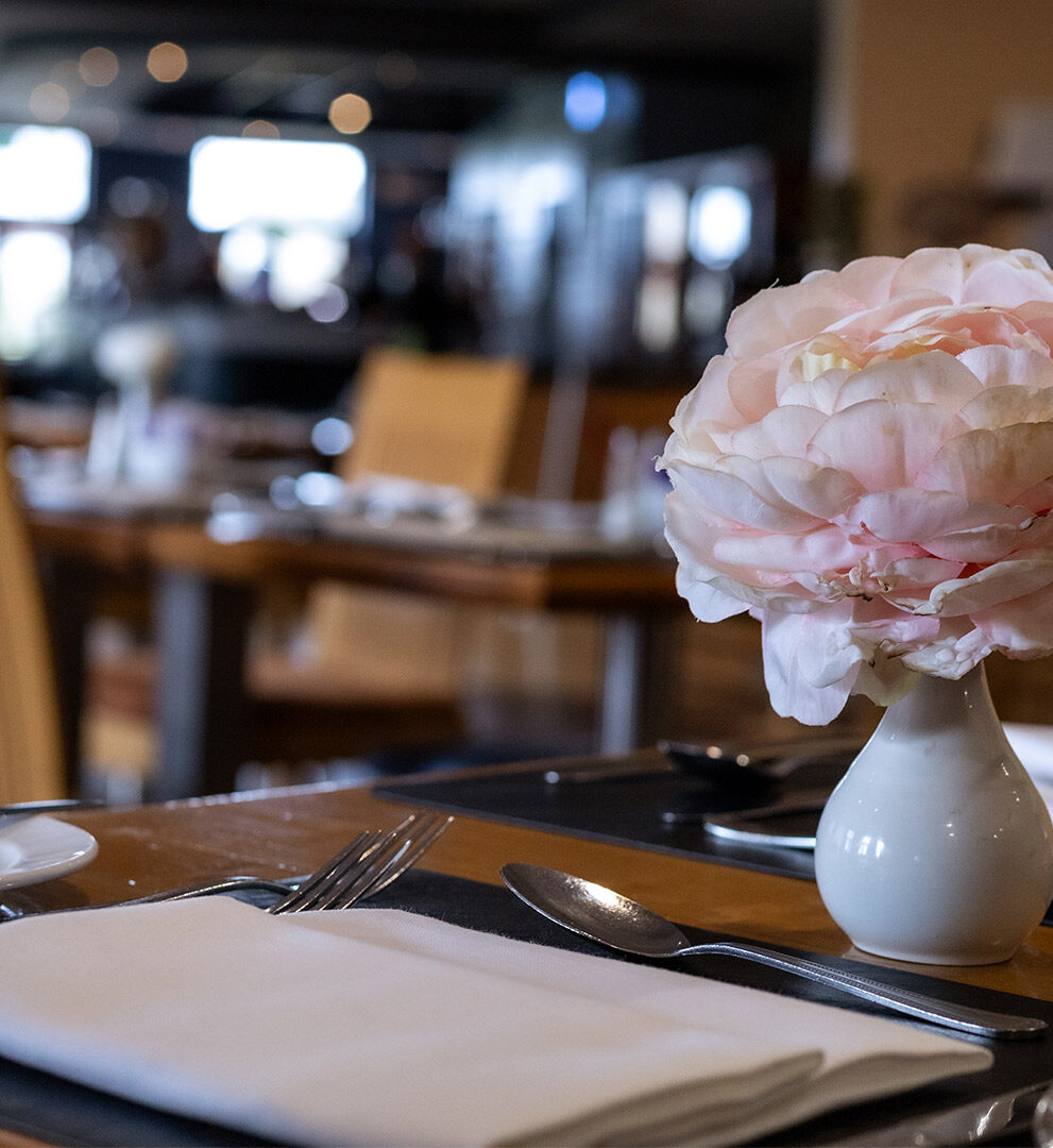 Junction One Bar | Pubs in Tipperary | Ballykisteen Golf Hotel