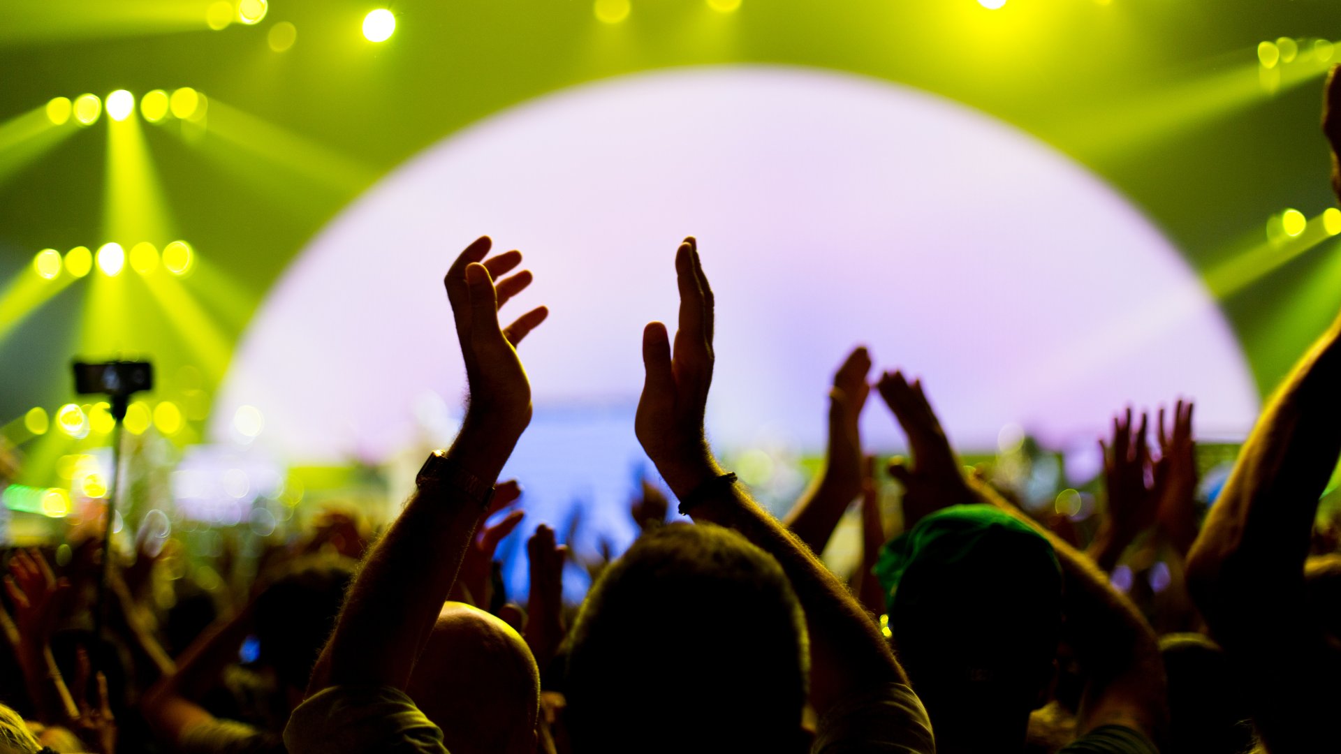 Live at the Docklands | Concerts in Limerick | Ballykisteen Hotel